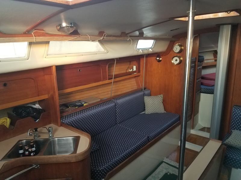 1987 CAL 33-2 - Ray Hunt — For Sale — Sailboat Guide
