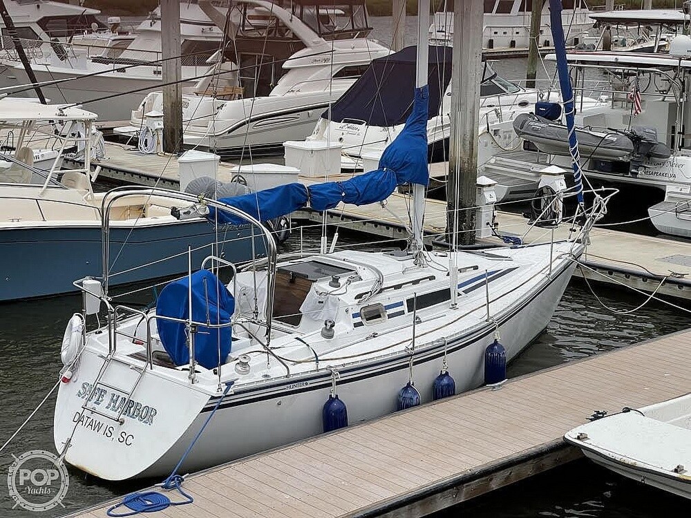 1984 Hunter 28.5 — For Sale — Sailboat Guide