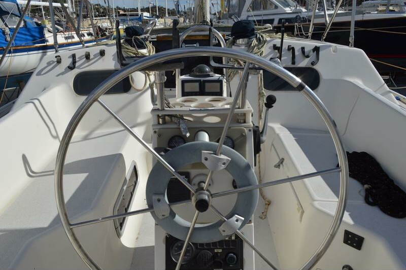 1991 Hunter Vision 36 — For Sale — Sailboat Guide