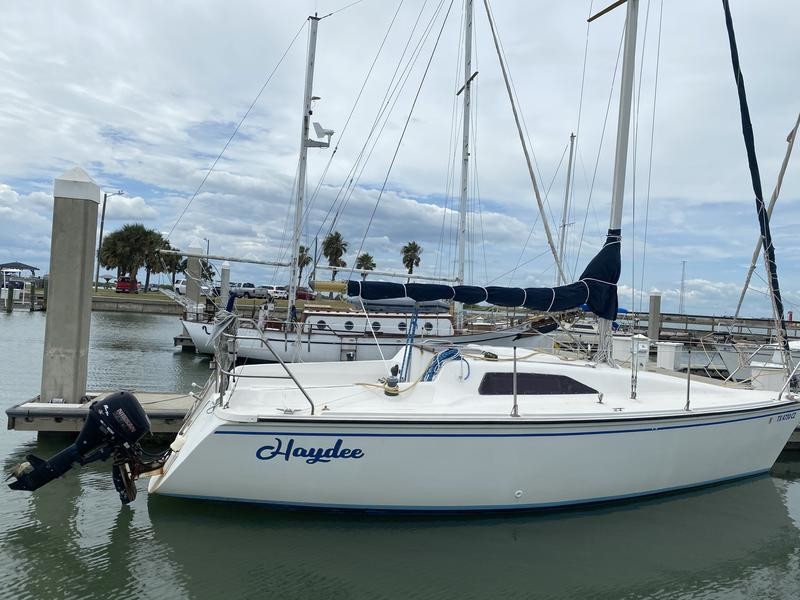1988 Hunter Fractional Rig Sloop — For Sale — Sailboat Guide