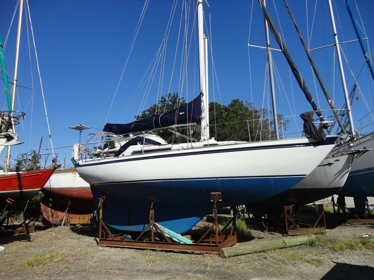 Camper & Nicholsons CN31 — For Sale — Sailboat Guide