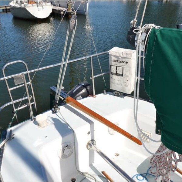 1984 J boats J 29 — For Sale — Sailboat Guide