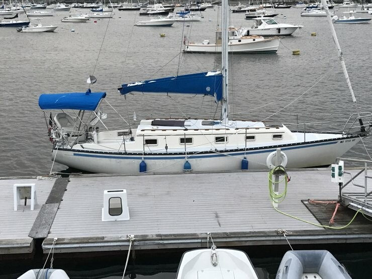 1980 Hunter 33 — For Sale — Sailboat Guide