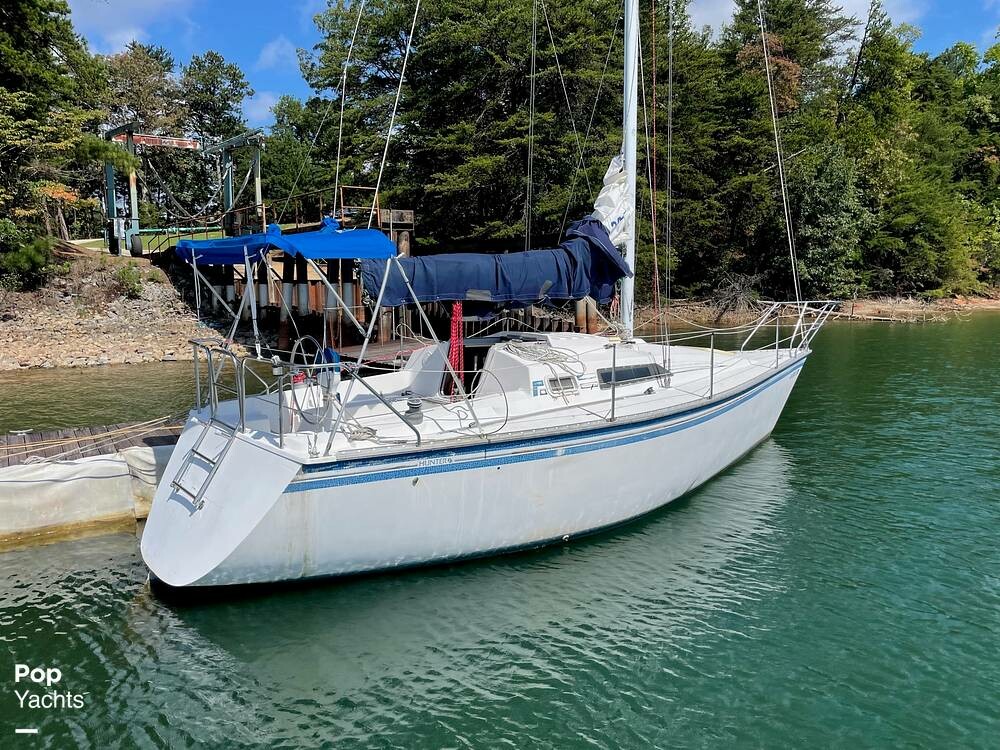 1986 Hunter 28.5 — For Sale — Sailboat Guide