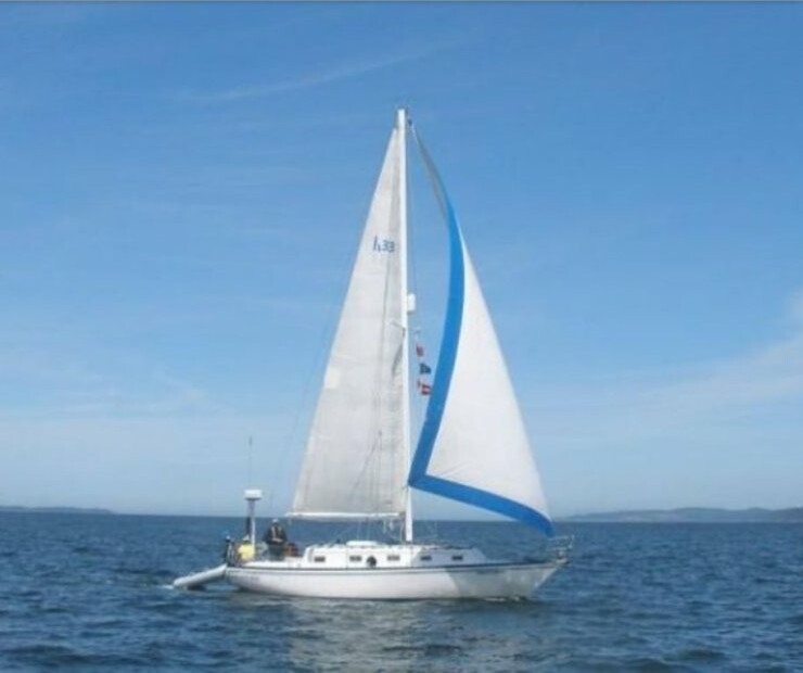 1981 Hunter 33 — For Sale — Sailboat Guide