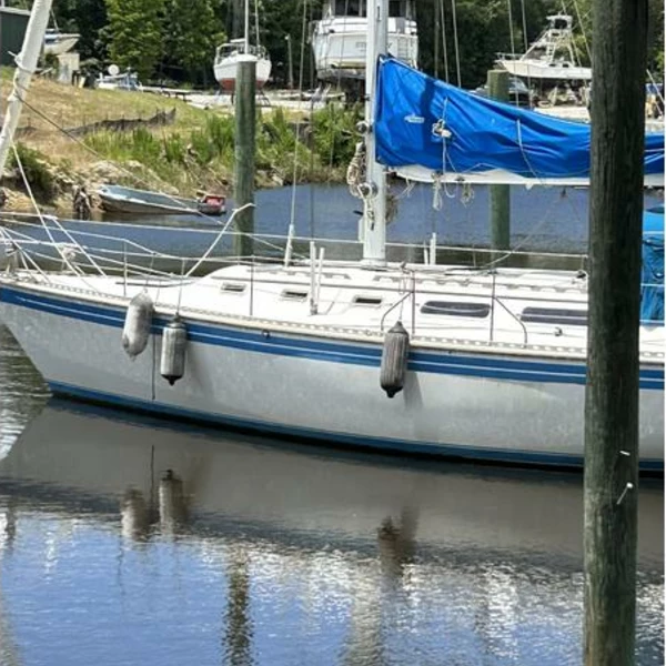 1084 Islander Islander 40 — For Sale — Sailboat Guide