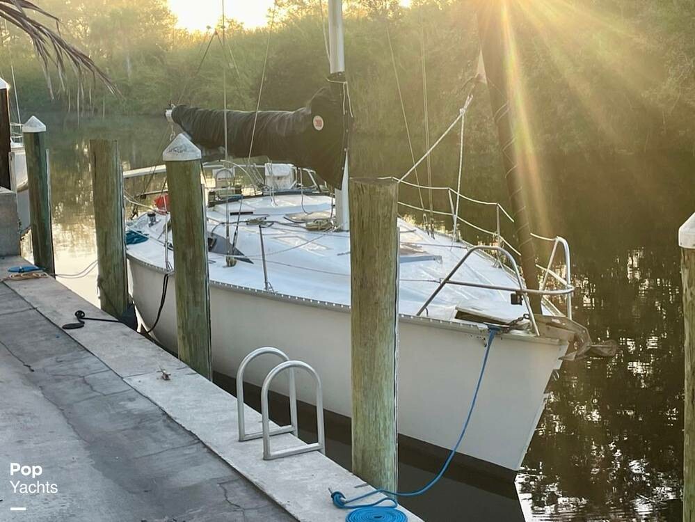 1988 Hunter 35 Legend — For Sale — Sailboat Guide