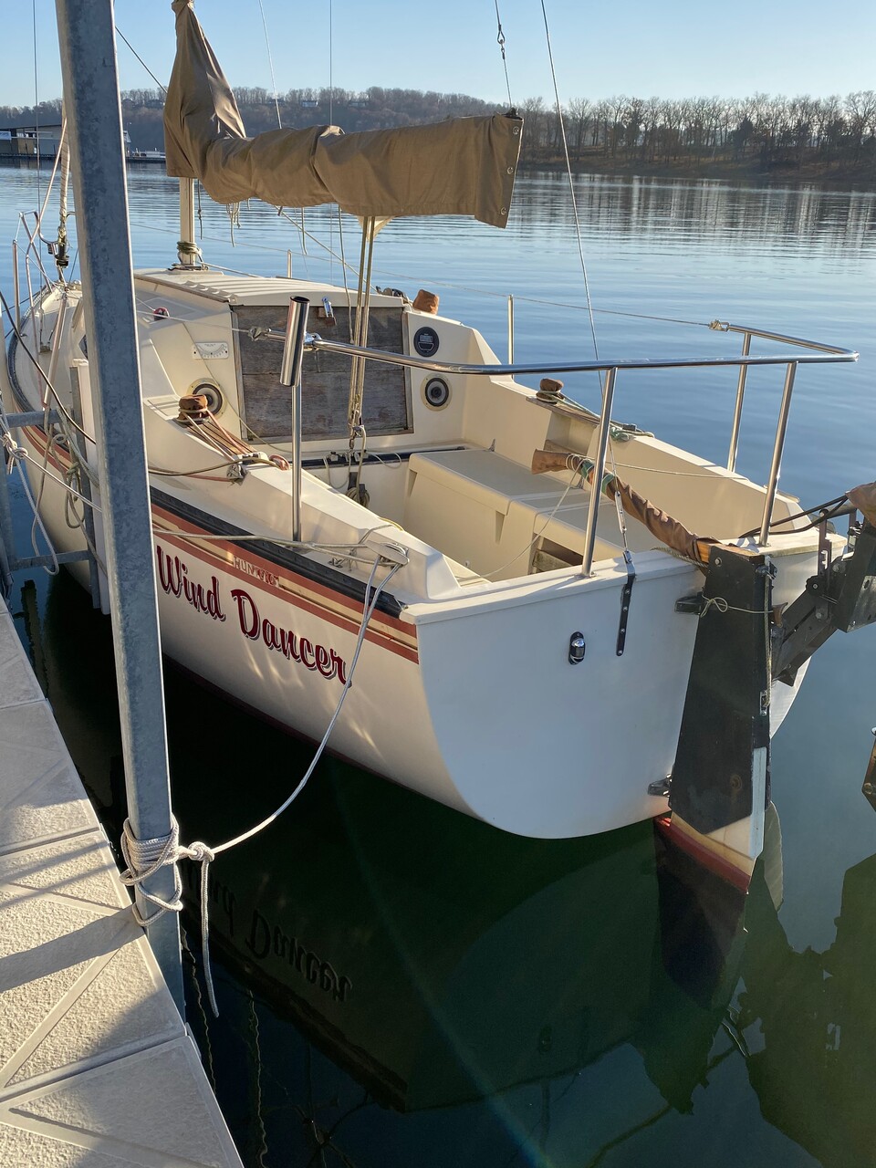 1984 Hunter Marine 22 — For Sale — Sailboat Guide