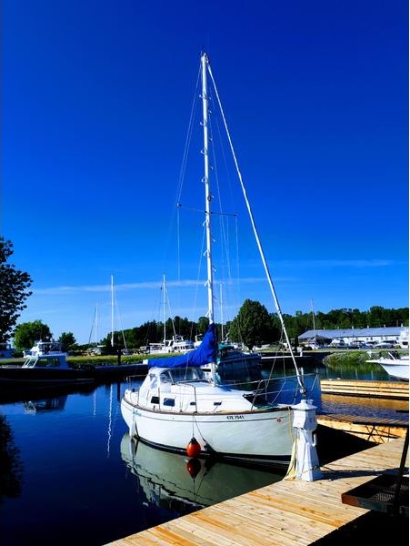 1983 Halman Horizon — For Sale — Sailboat Guide