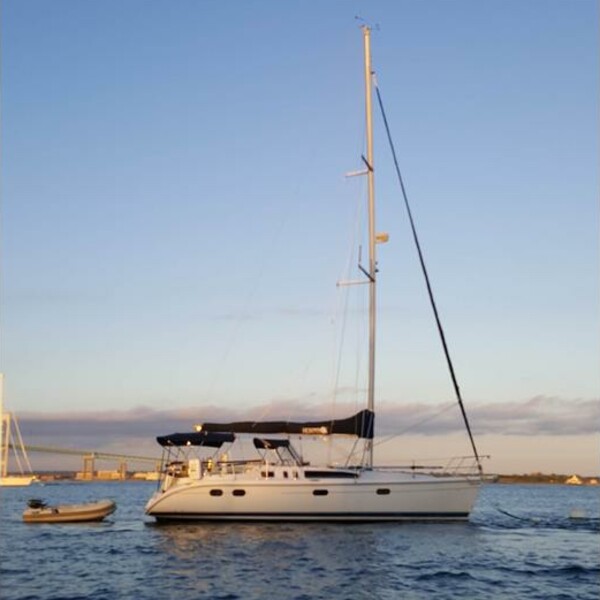 Hunter 380 — Sailboat Guide