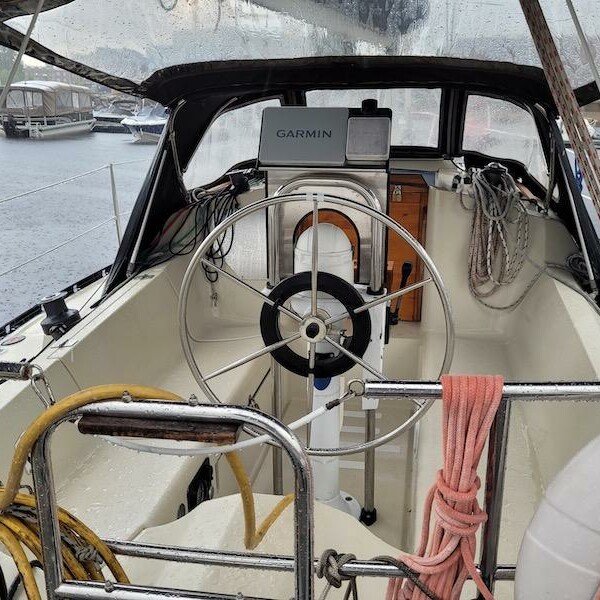 1987 Mirage 29 — For Sale — Sailboat Guide