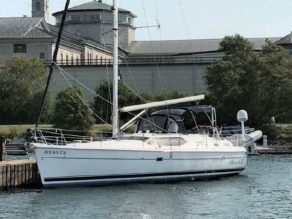 2006 Hunter 45 Centre Cockpit — For Sale — Sailboat Guide