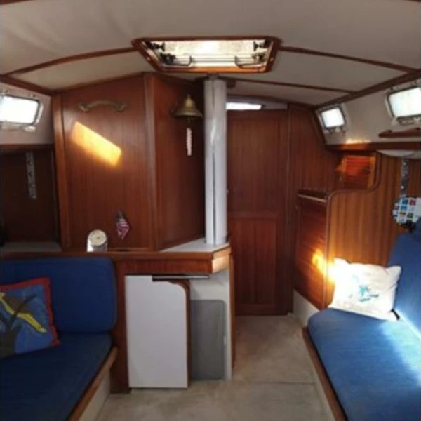 Islander 36 — Sailboat Guide