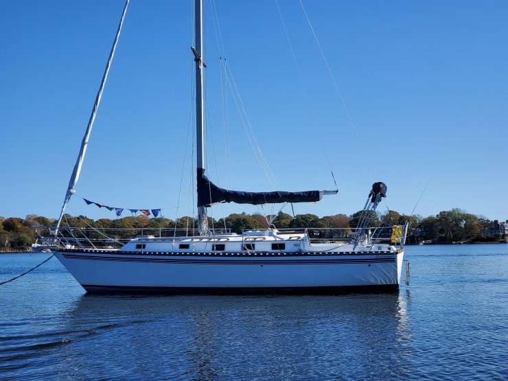 1985 Endeavour 33 — For Sale — Sailboat Guide