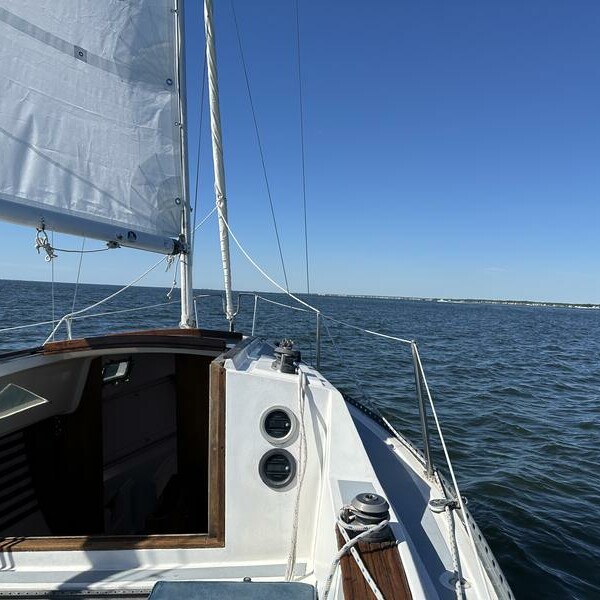 1982 Hunter 1982 Hunter 22 — For Sale — Sailboat Guide