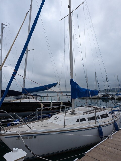 1984 Catalina 27 Tall Mast Fin Keel — For Sale — Sailboat Guide