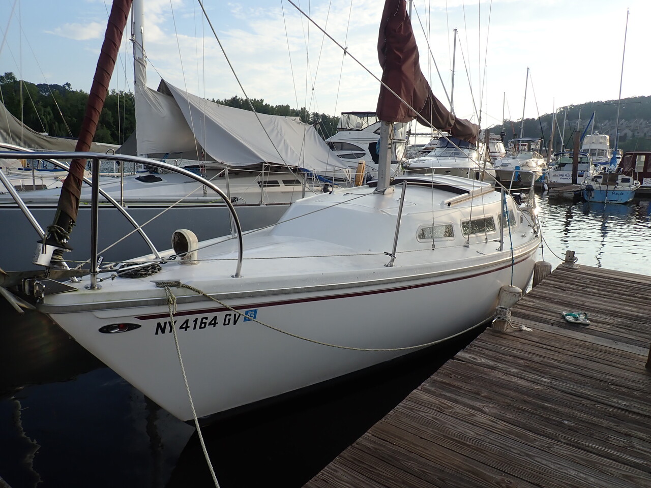 1977 CATALINA C-27 27 'Teeka' — For Sale — Sailboat Guide
