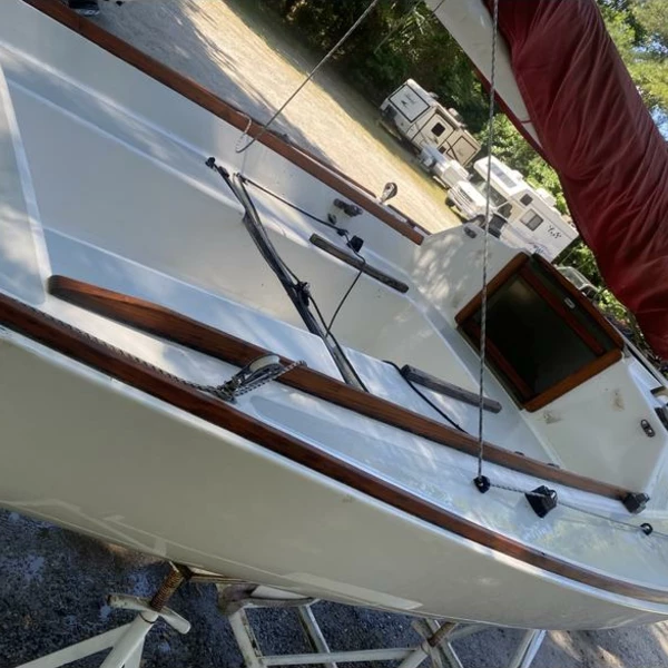 1989 J Boat J22 — For Sale — Sailboat Guide