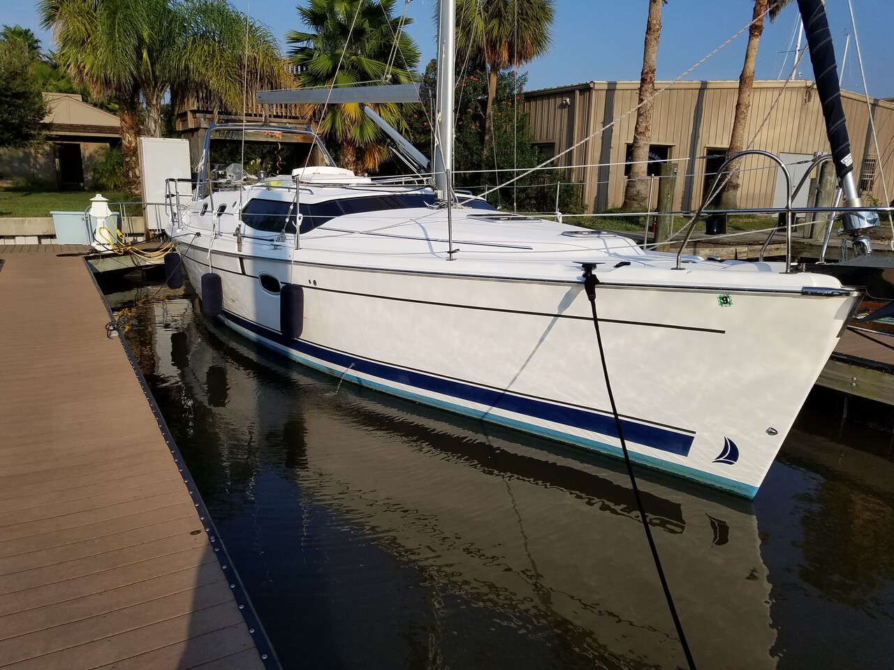 2009 Hunter 45 Deck Salon — For Sale — Sailboat Guide