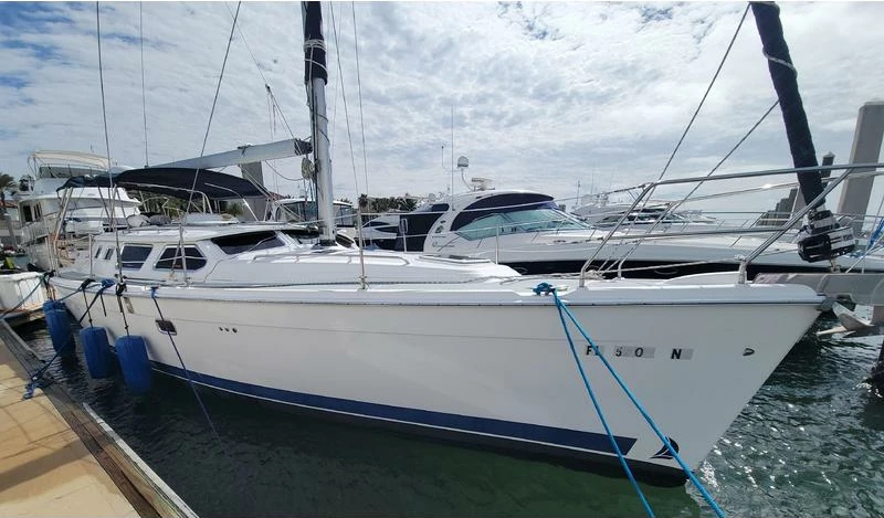 2007 Hunter 44 Deck Salon — For Sale — Sailboat Guide