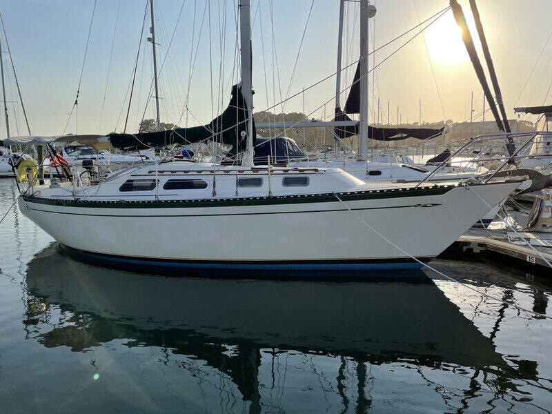 1978 Islander Yachts Inc Islander 32 Mk II — For Sale — Sailboat Guide