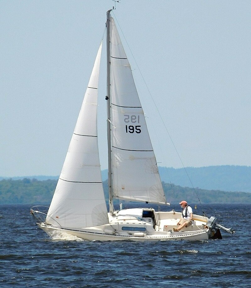 1979 CS Yachts CS22 — For Sale — Sailboat Guide