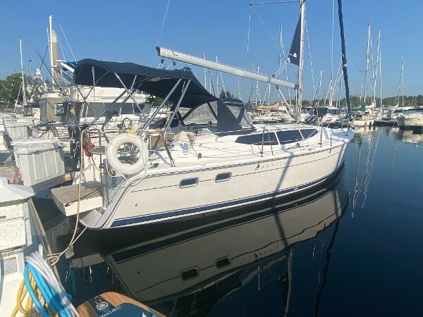 2013 Hunter e33 — For Sale — Sailboat Guide