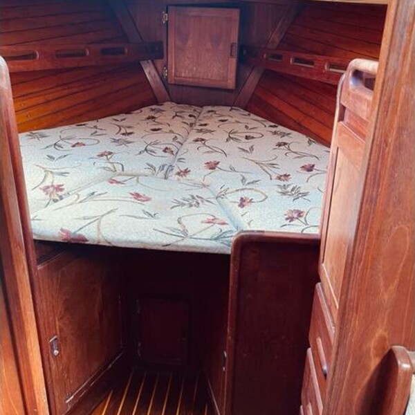 1985 Philbrooks Fast Passage — For Sale — Sailboat Guide